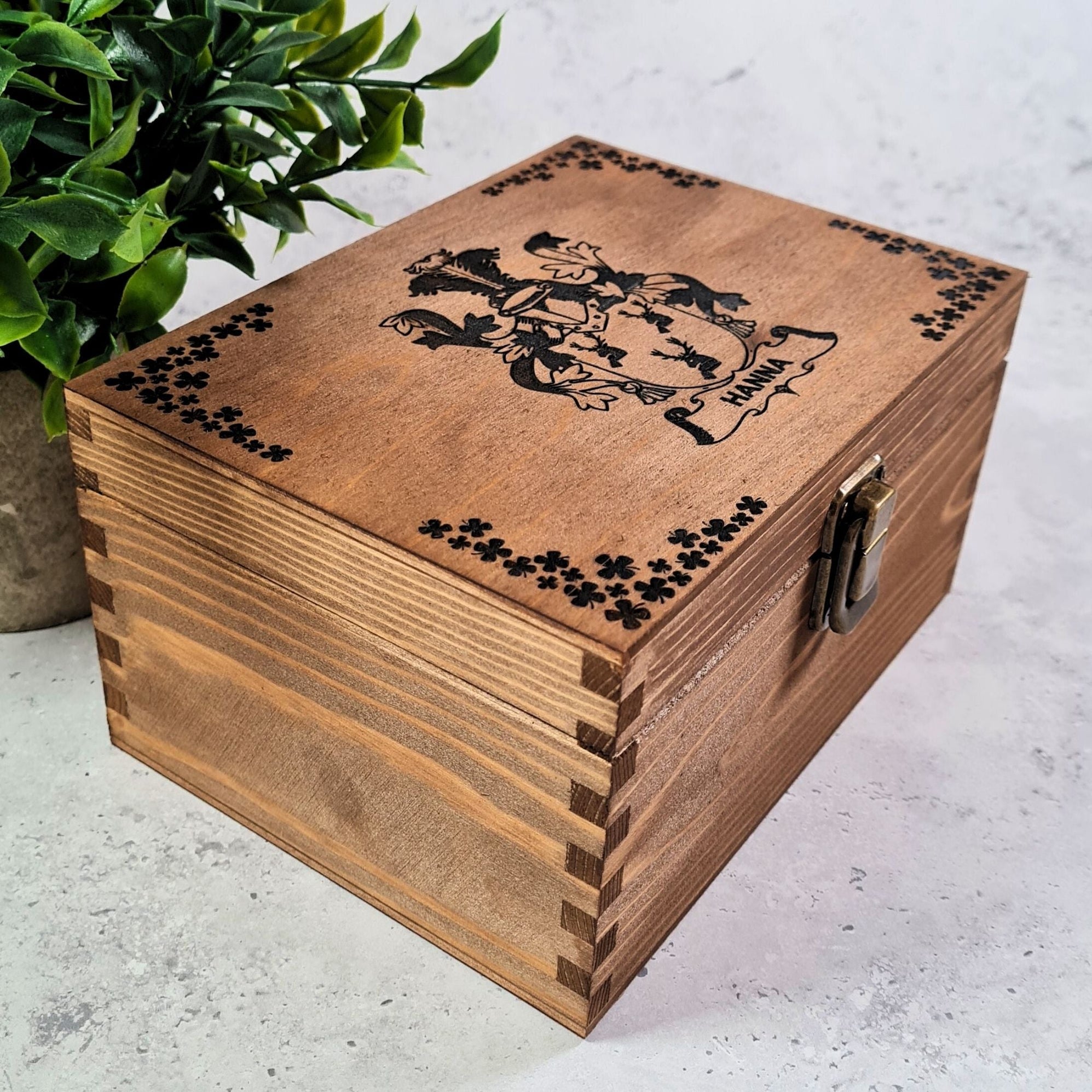 Custom Engraved Coat of Arms Memory Box | Personalised Family Crest Wo ...