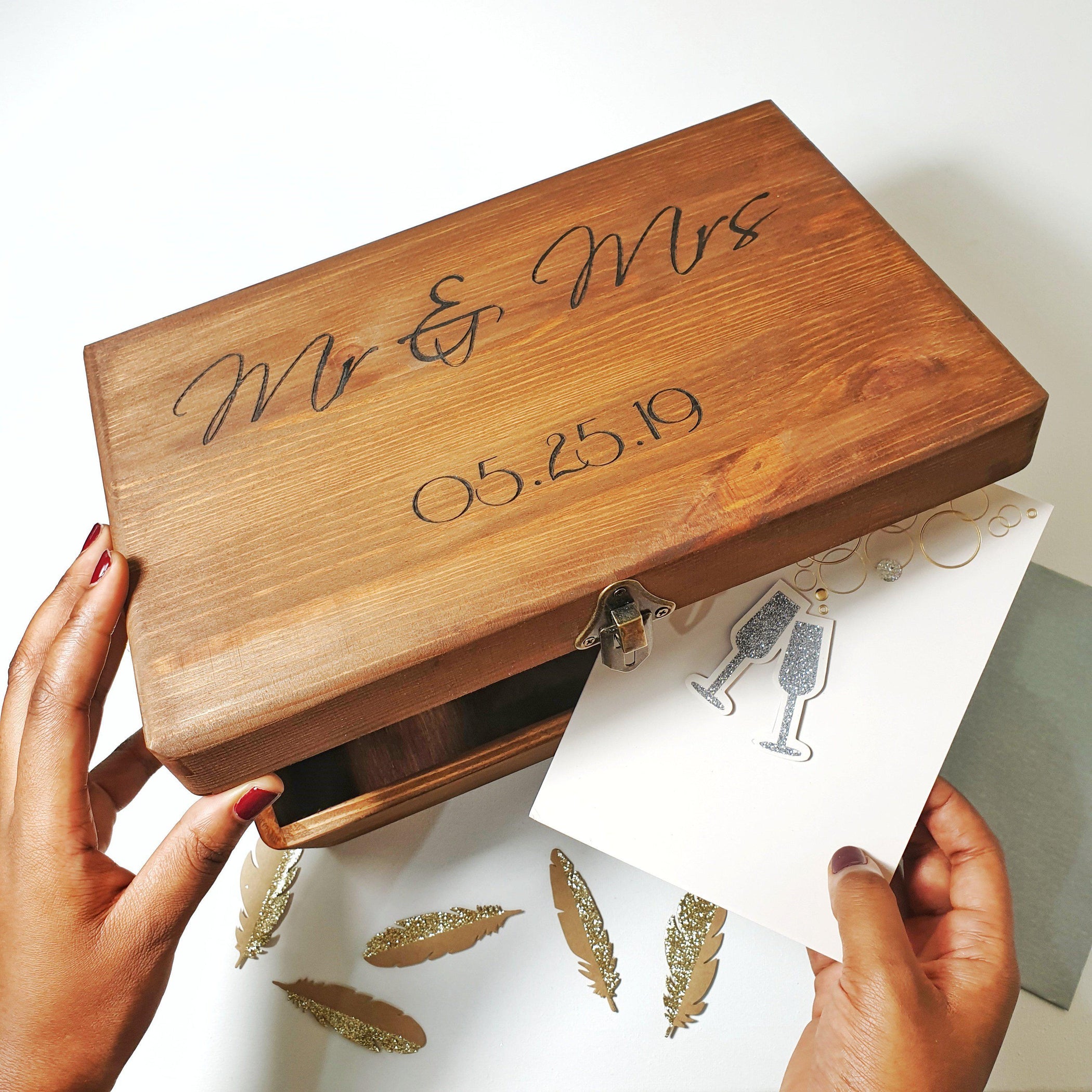Personalised Mr & Mrs Wedding Keepsake Box I Wood Anniversary Box ...